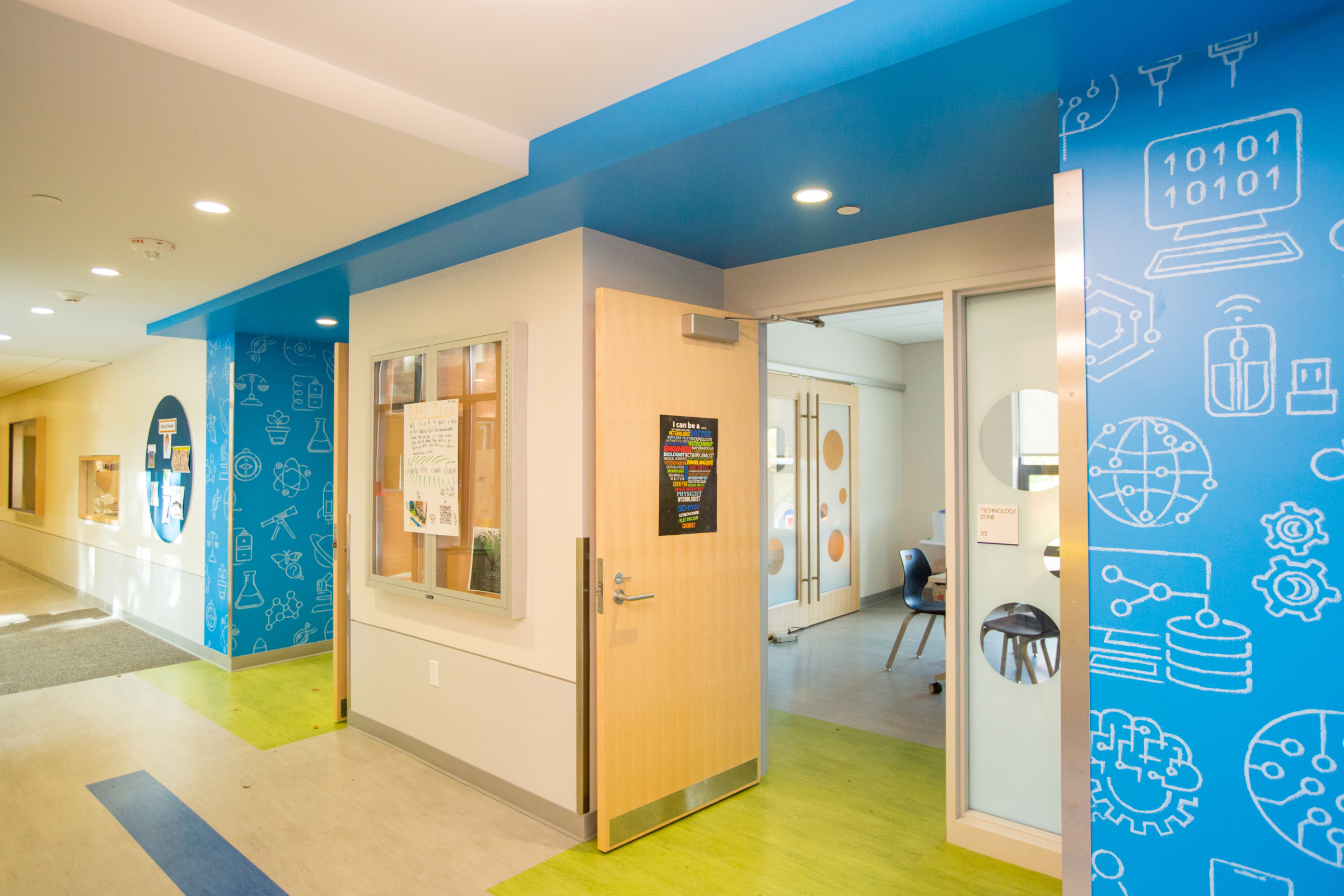 Moses Brown Lower School Supergraphics | DBVW Architects